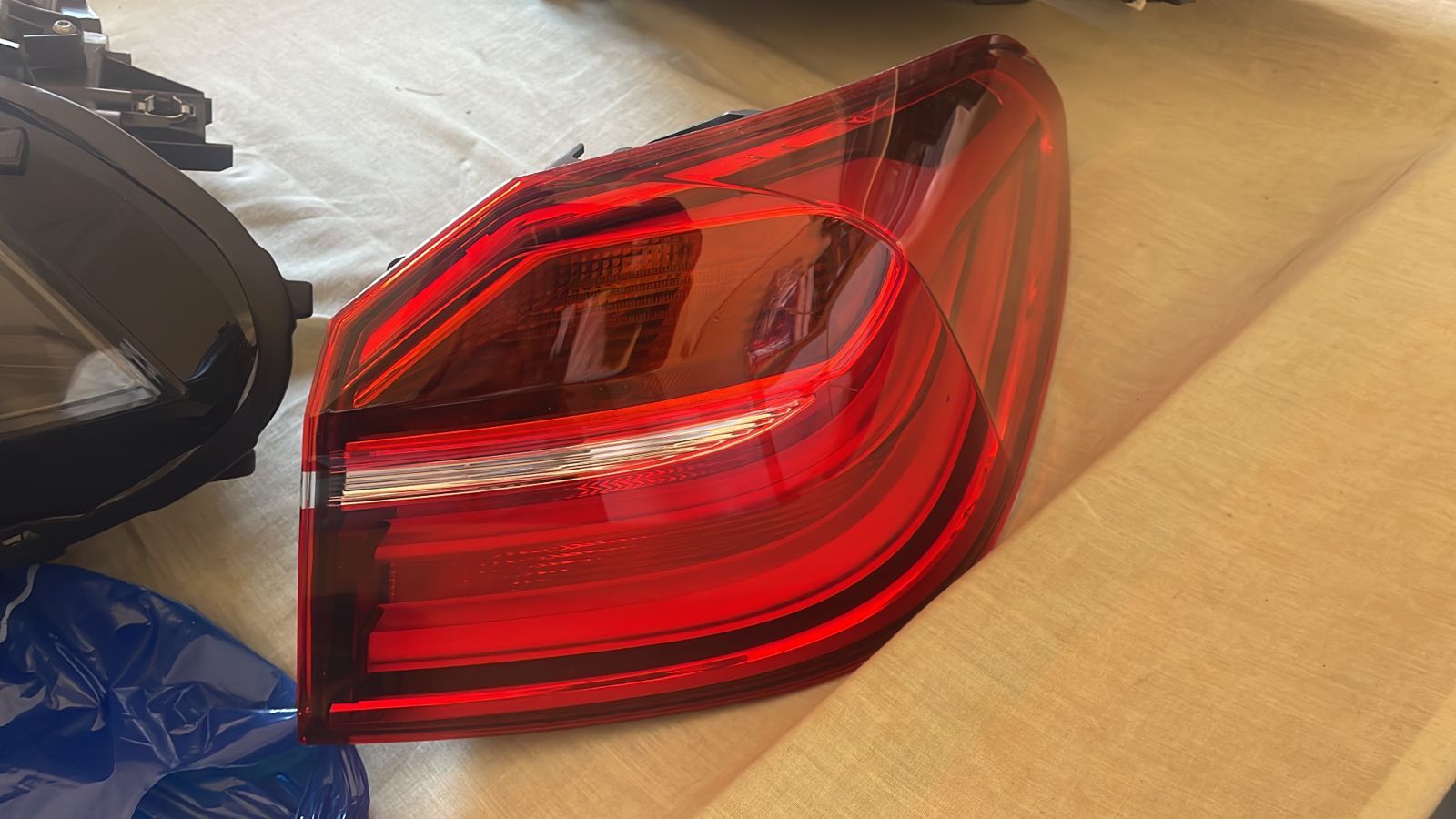 Bmw x4 taillight